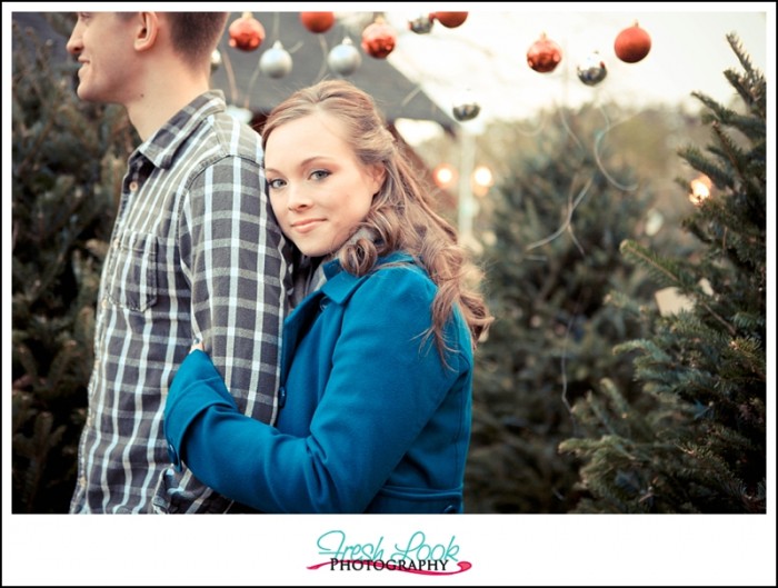 Christmas Engagement Photo Shoot | Love During the Holidays ...