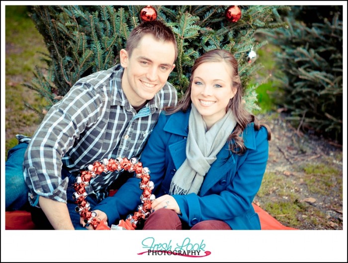 Christmas Engagement Photo Shoot | Love During the Holidays ...