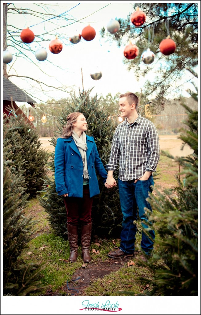 Christmas Engagement Photo Shoot | Love During the Holidays ...