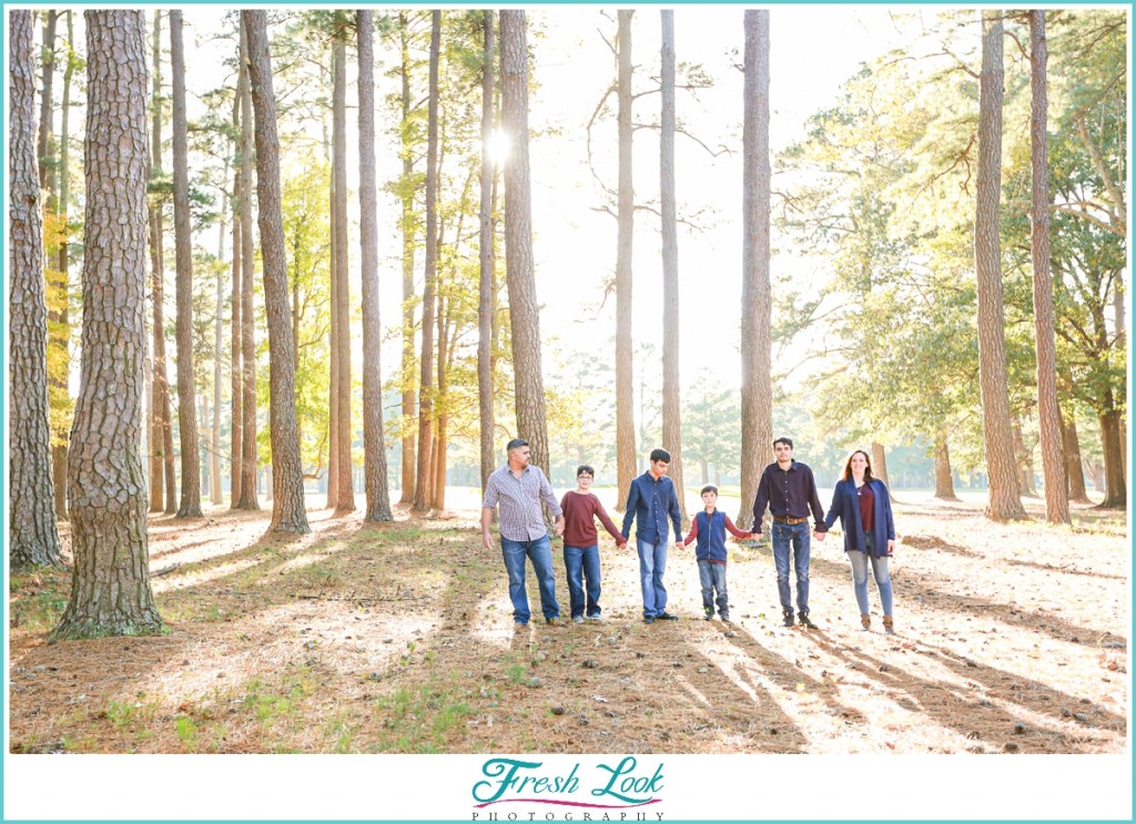 Woodsy Fall Photoshoot | Vega Family - JudithsFreshLook.com